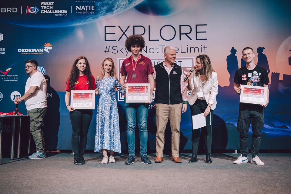 Marii câștigători ai competiției BRD FIRST Tech Challenge Romania ...